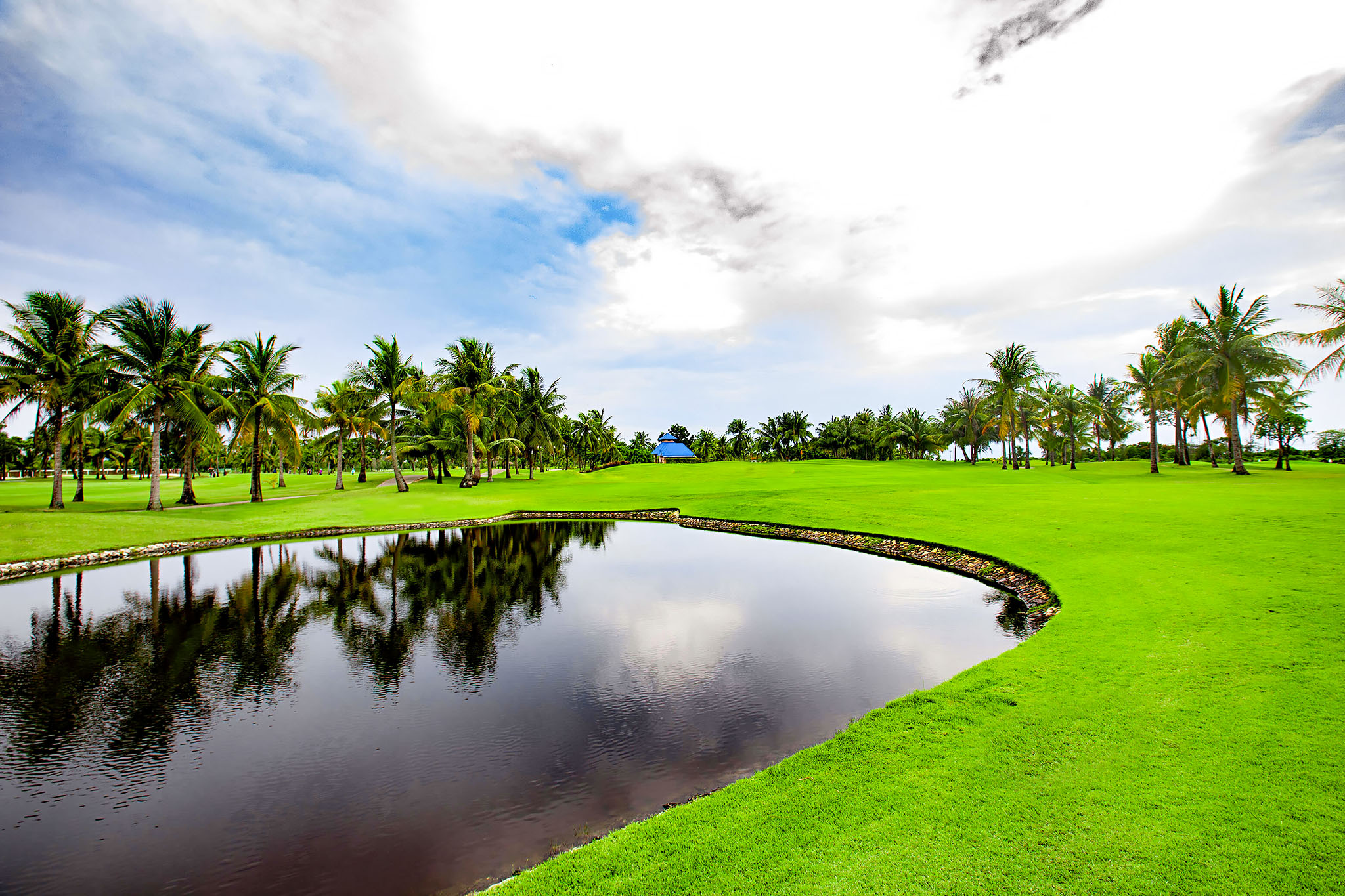 ด่วน‼️ เปิดรับสมัครพนักงานหลายตำแหน่ง - Royal Lakeside Golf Club